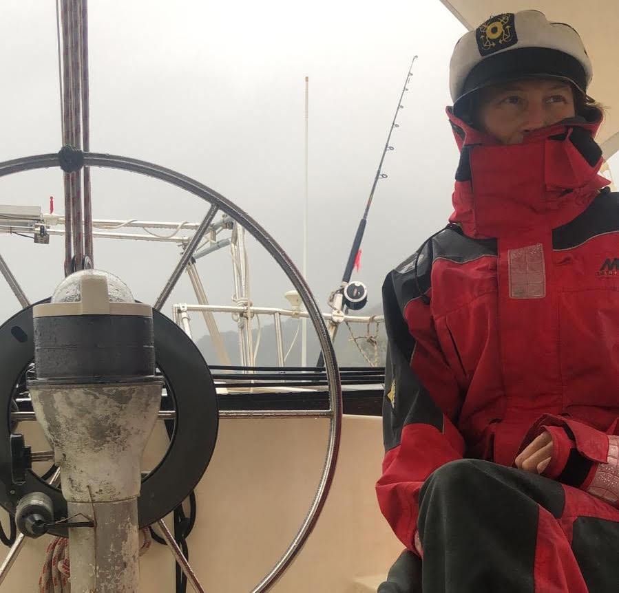 Sunday morning on a family boat – Sailing Yoga Family